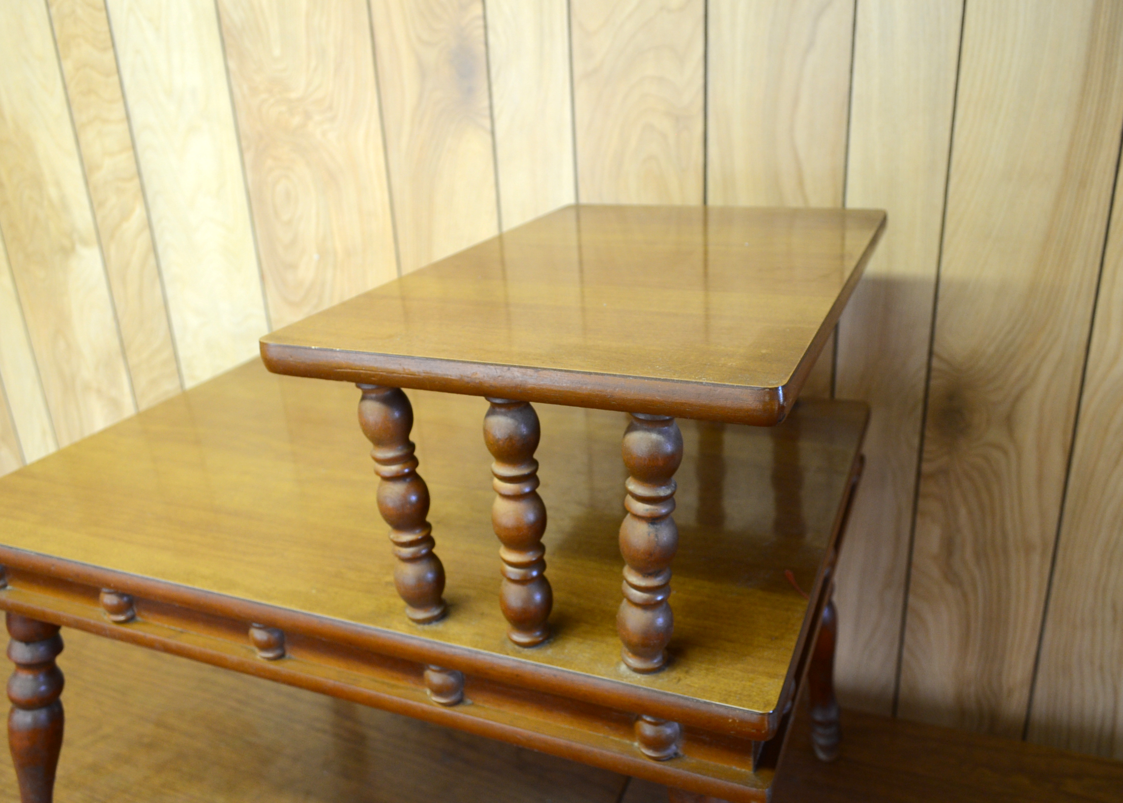 Colonial Style Two Tiered End Table | EBTH